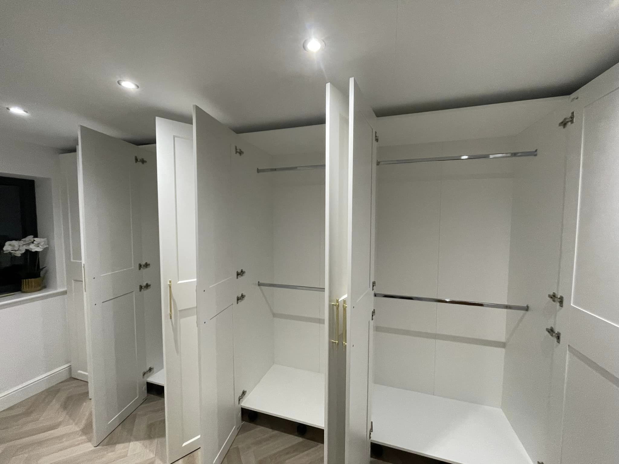 Hanging space built-in wardrobe - LW Carpentry