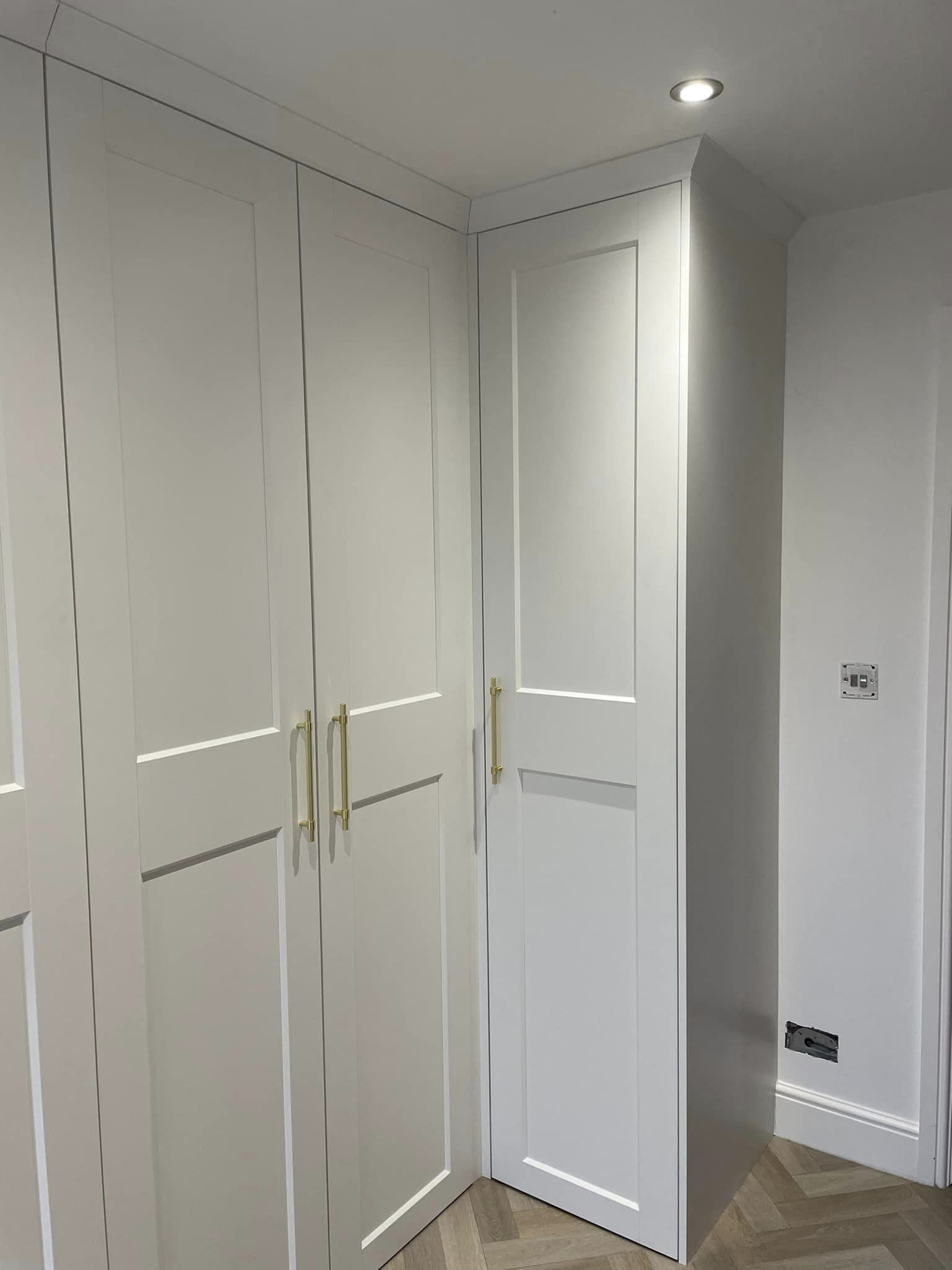 Hanging space built-in wardrobe - LW Carpentry
