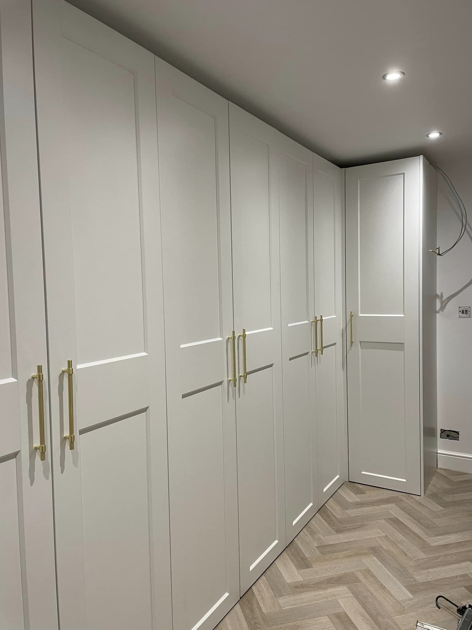 Hanging space built-in wardrobe - LW Carpentry