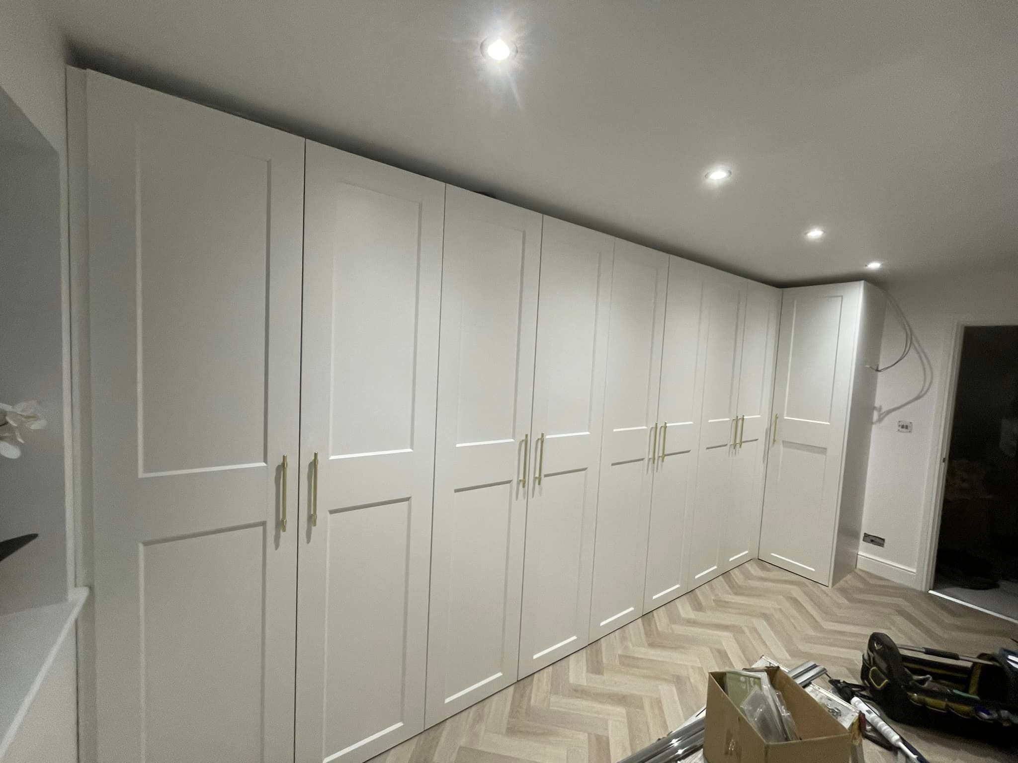 Hanging space built-in wardrobe - LW Carpentry